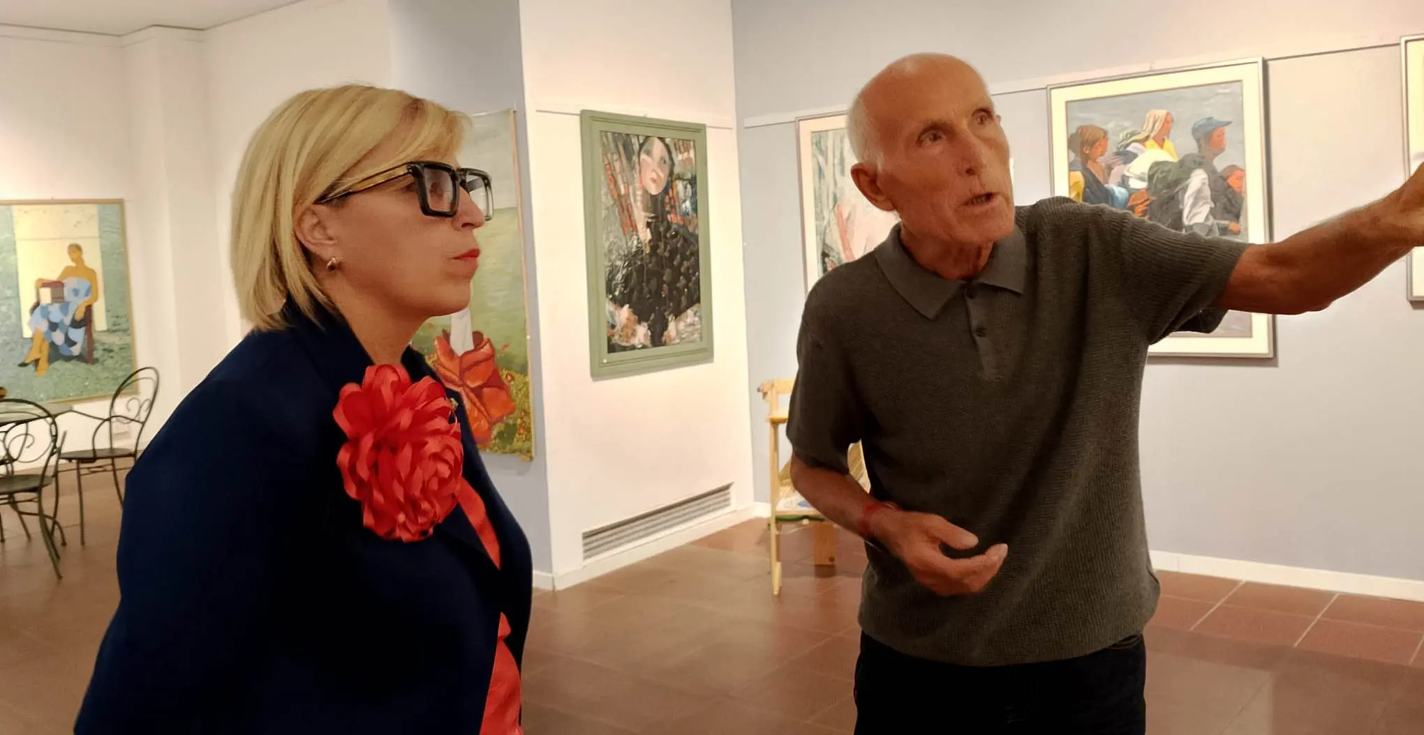 Visita della sindaca Francesca Marchetti alla mostra di Domenico ...