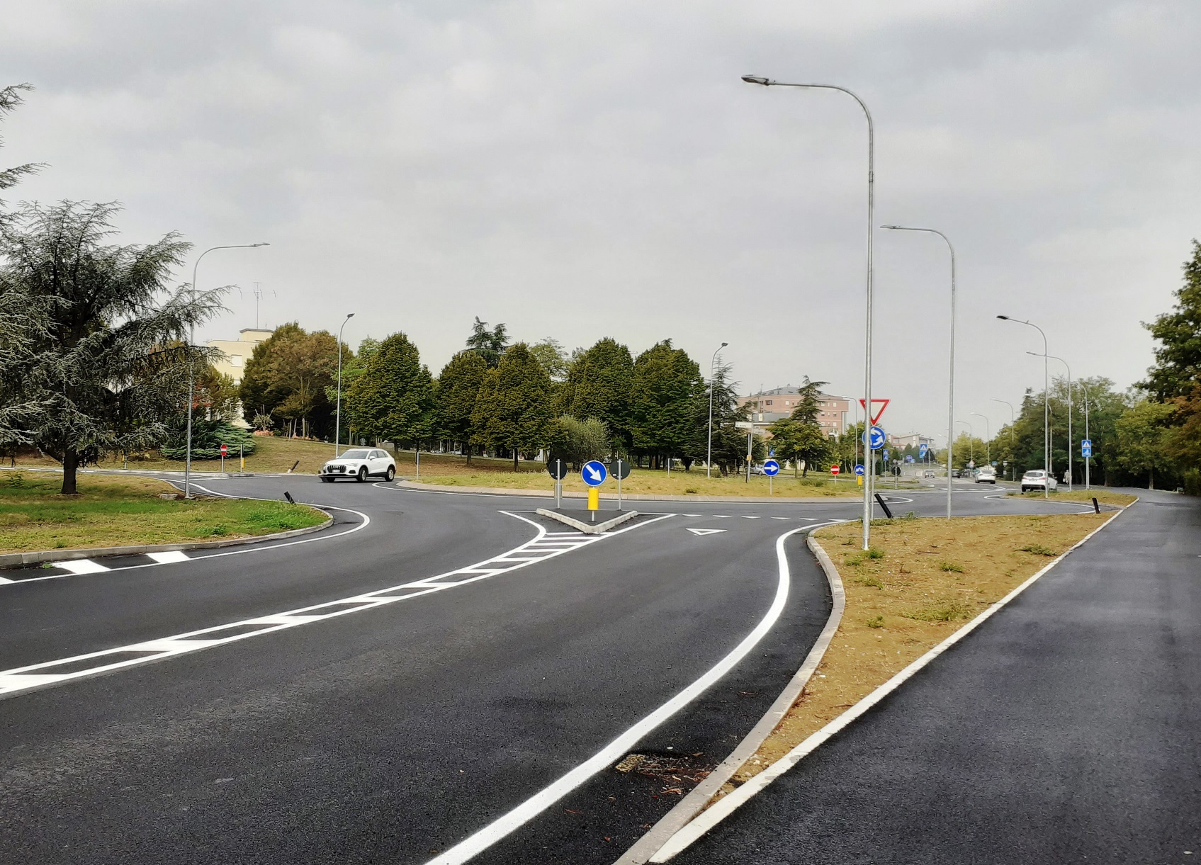 Completata la nuova rotonda Scania-Moro - Comune di Castel San Pietro ...
